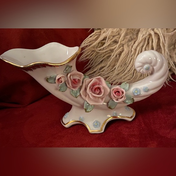 napco | Accents | Vintage Cornucopia Rose Flower Vase Napco | Poshmark